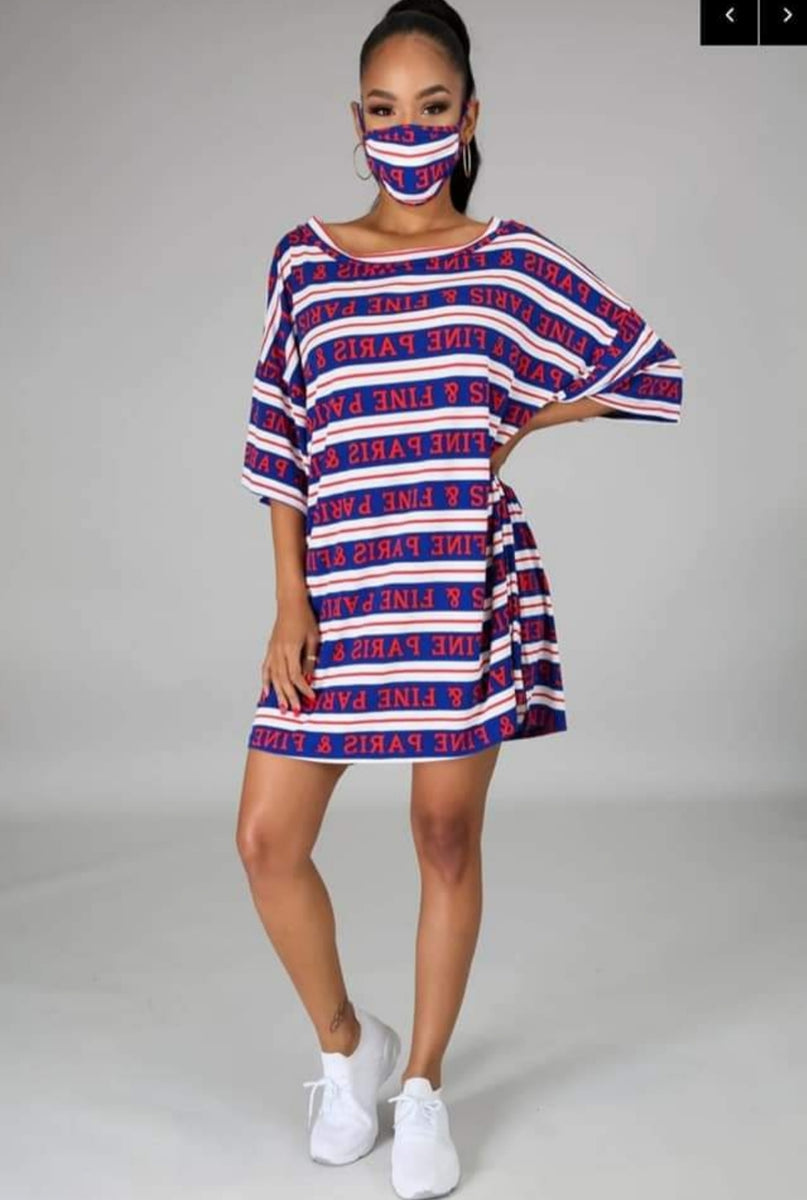 RED, WHITE, AND BLUE LETTER PRINT OVERSIZED T-SHIRT WITH MASK ...